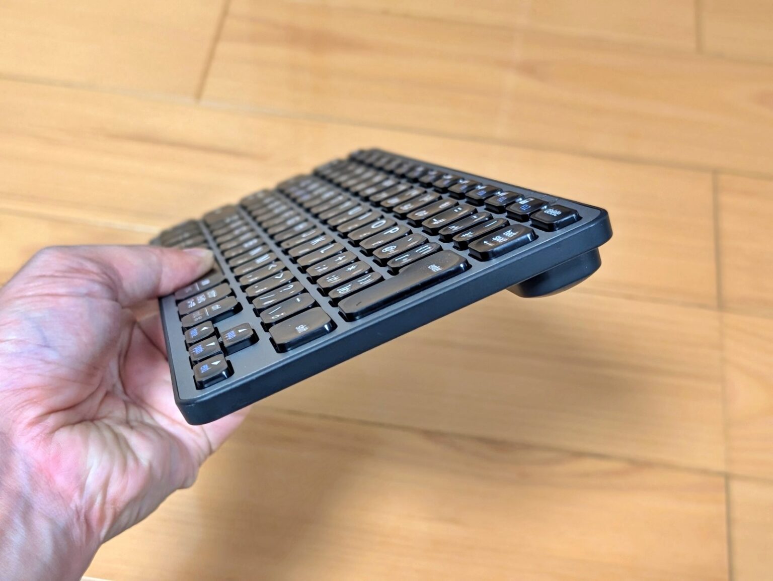 【レビュー】iClever DK02 3WAY接続が超便利！マルチデバイス時代の万能キーボードは、静音性と打ち心地も上々 | ひとぅブログ